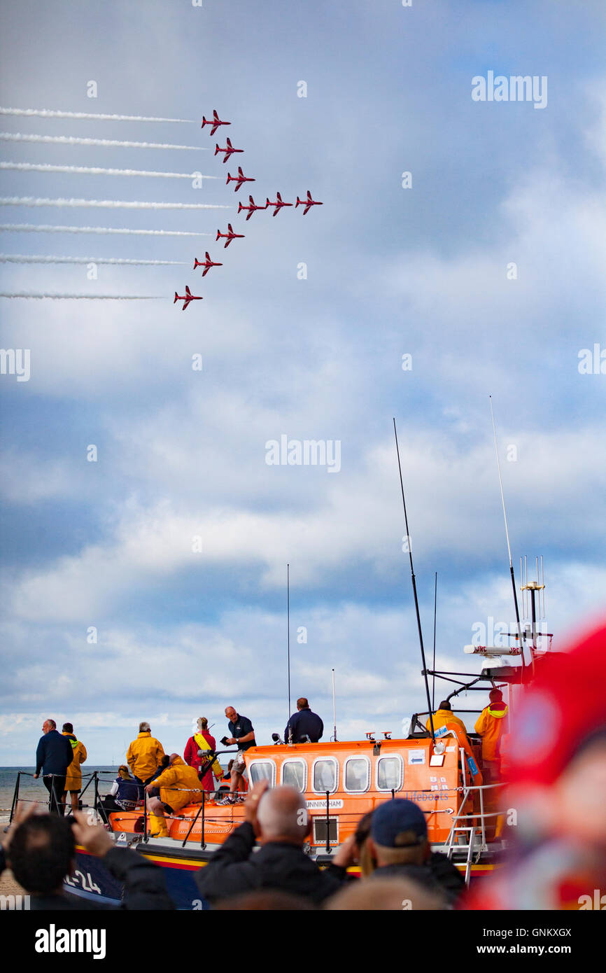 Red arrows over lifeboat hi-res stock photography and images - Alamy