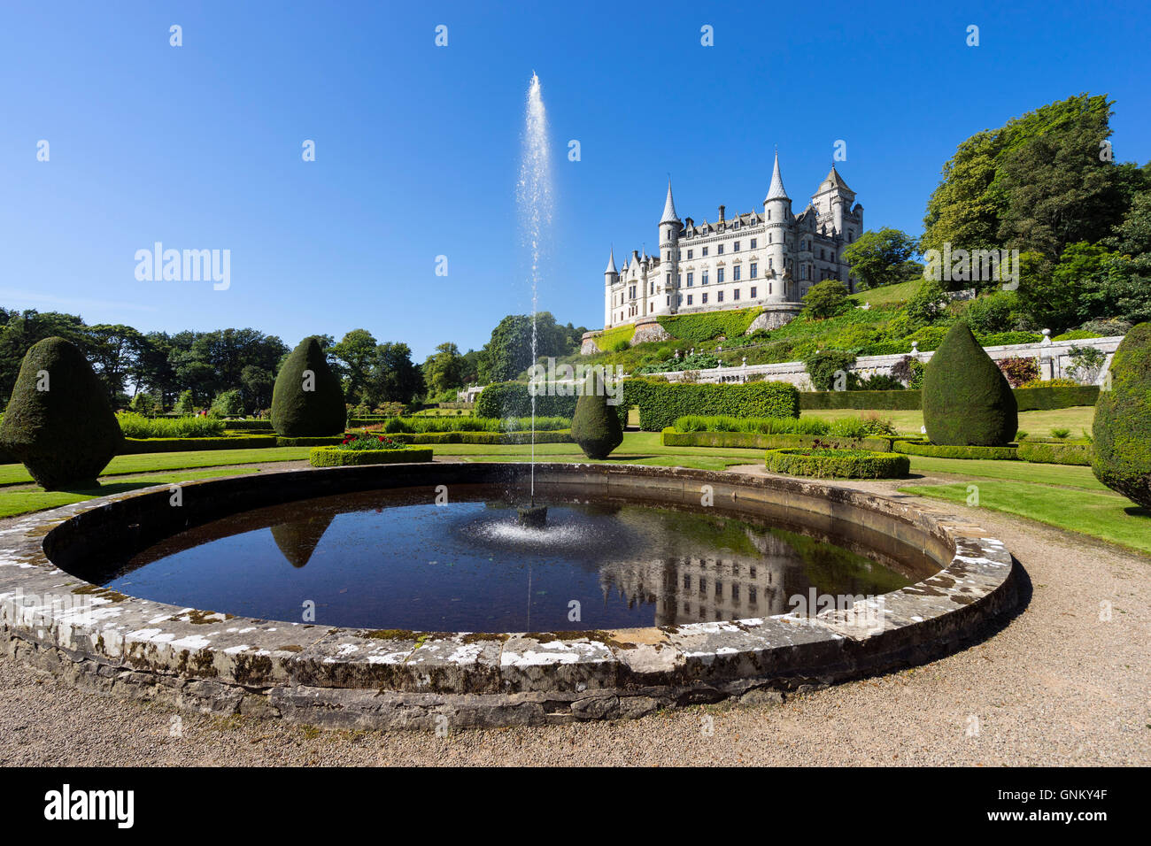 Highland pond hi-res stock photography and images - Alamy