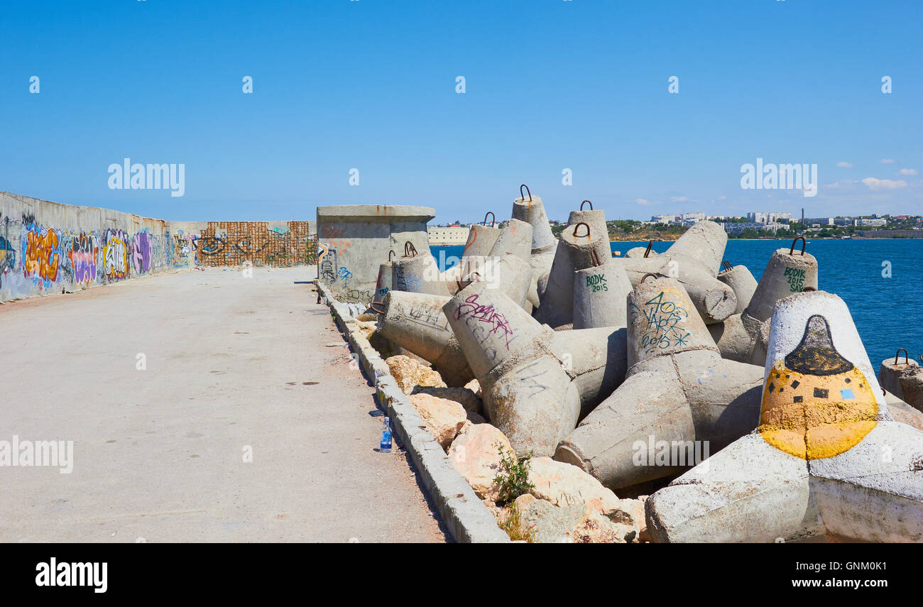 Concrete bollards hi-res stock photography and images - Alamy