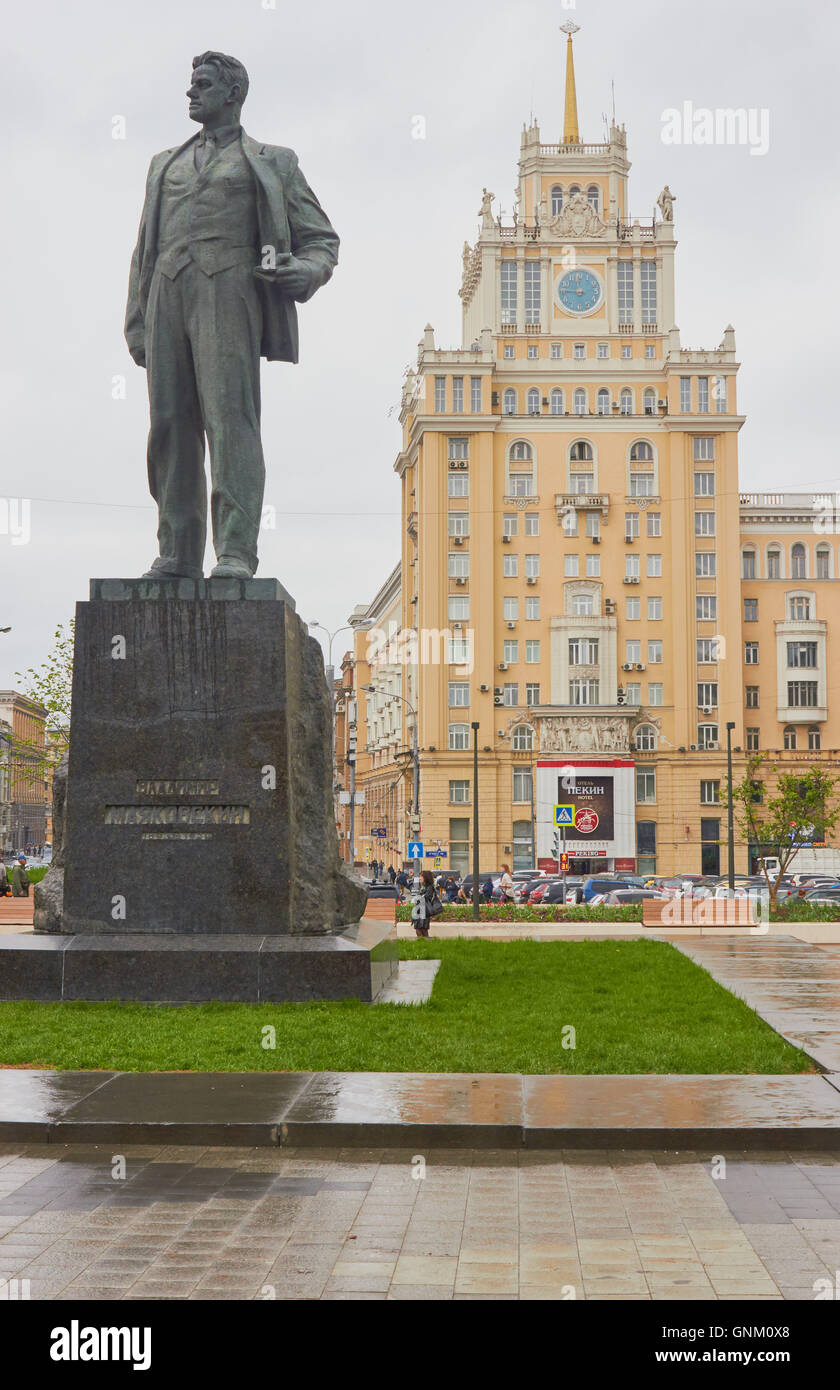 Bronze 1958 sculpture of Vladimir Mayakovsky revolutionary poet and ...