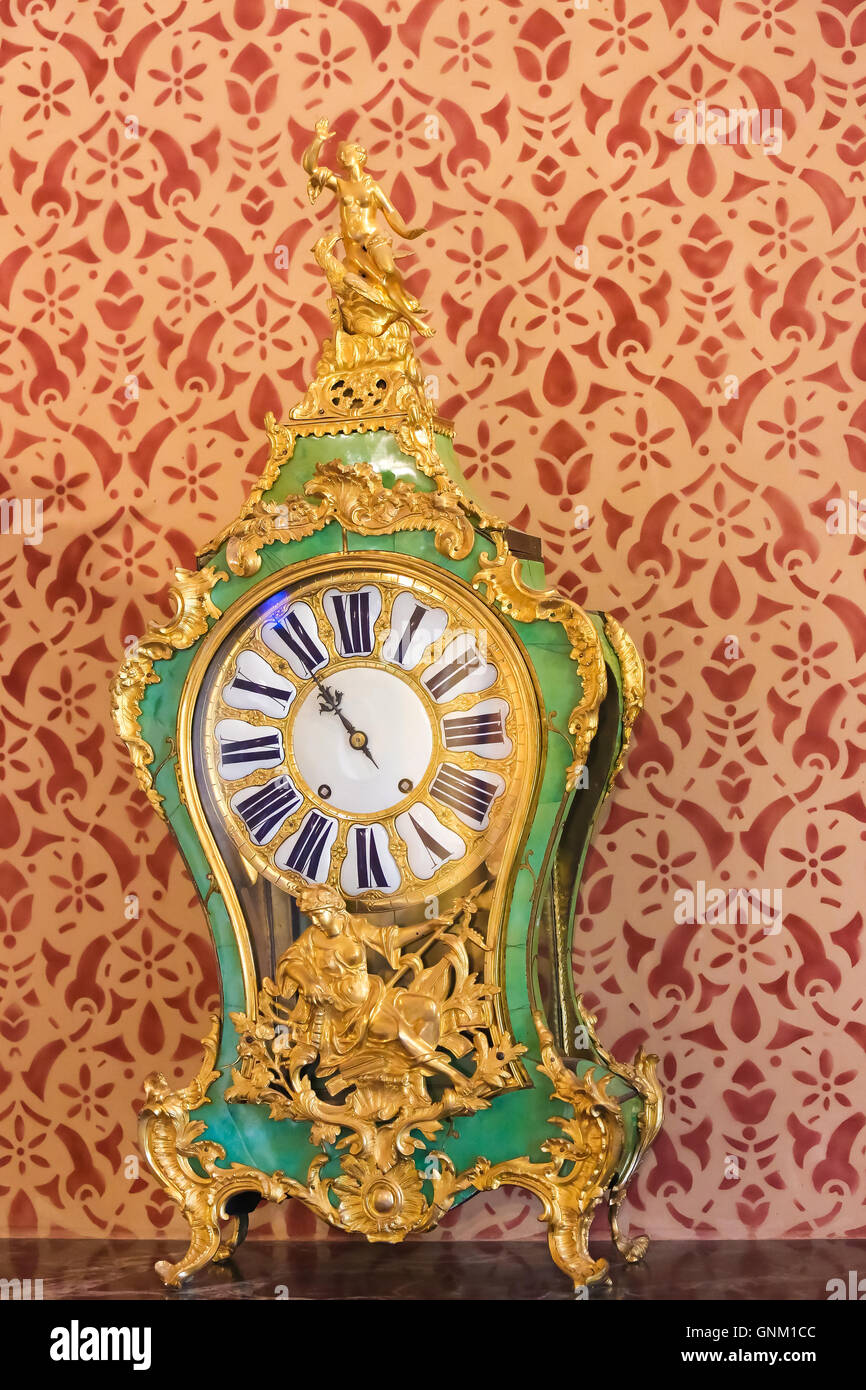 18th Century ornamental clock at the arabesque Monserrate Palace in ...