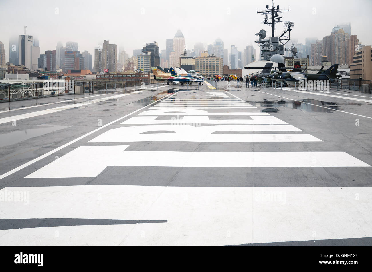 Uss intrepid hi-res stock photography and images - Alamy
