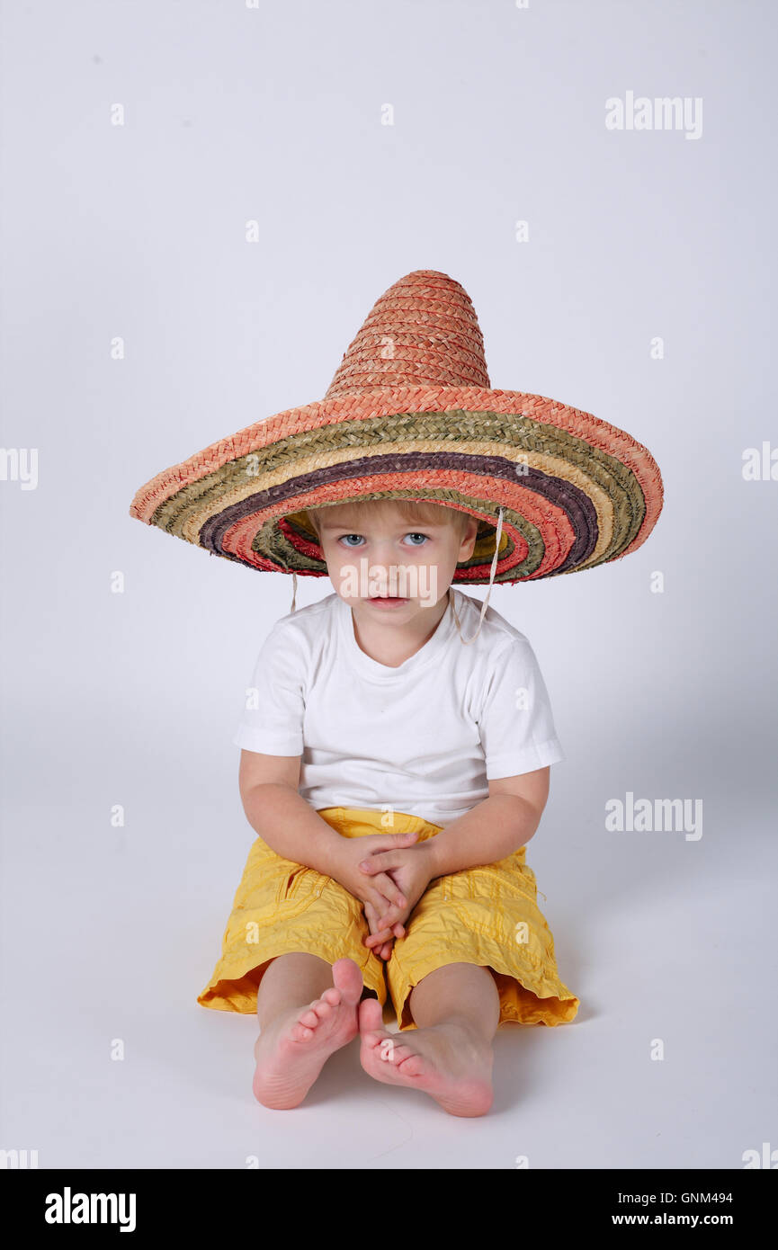 Child mexico maracas hi-res stock photography and images - Alamy