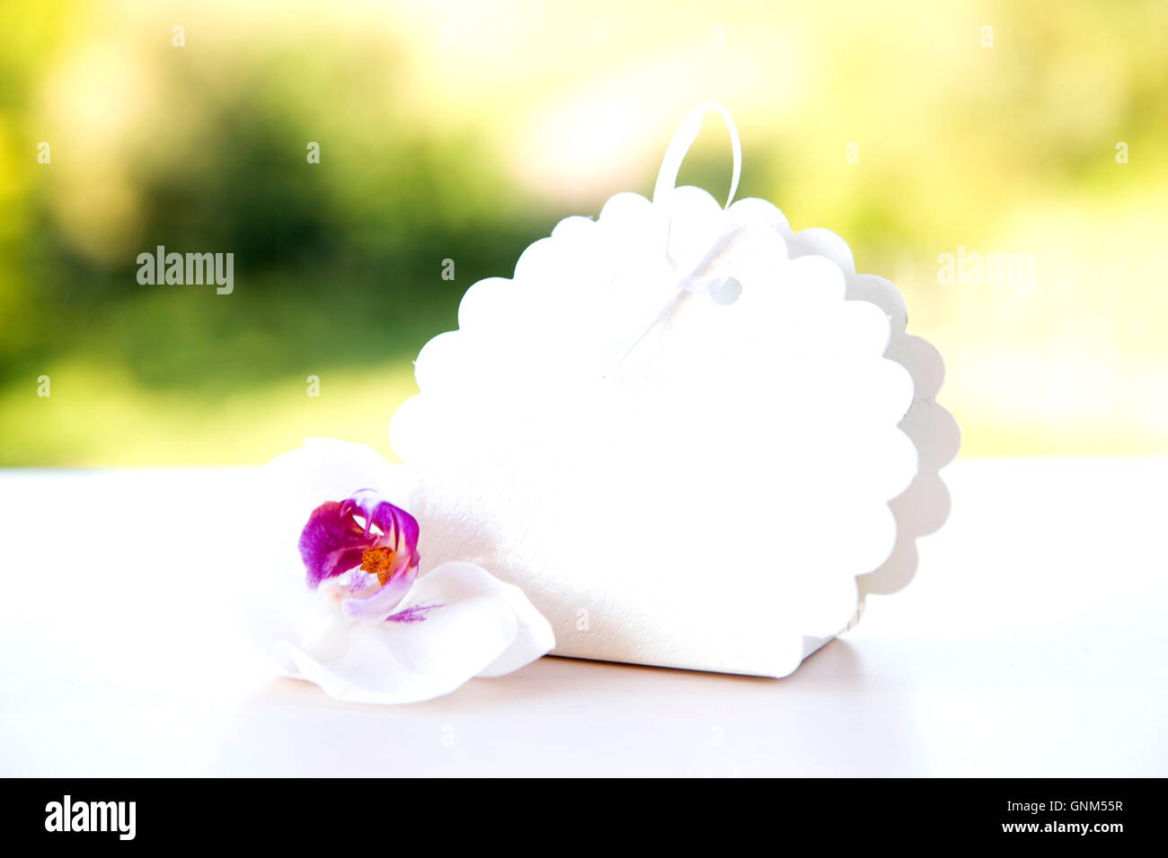 Empty cake box hi-res stock photography and images - Alamy