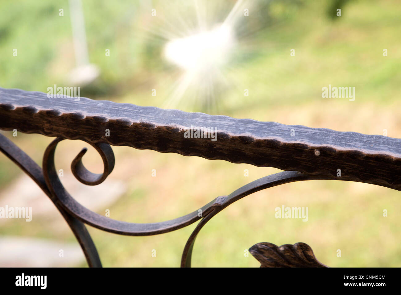 Twisted metal bars hi-res stock photography and images - Alamy