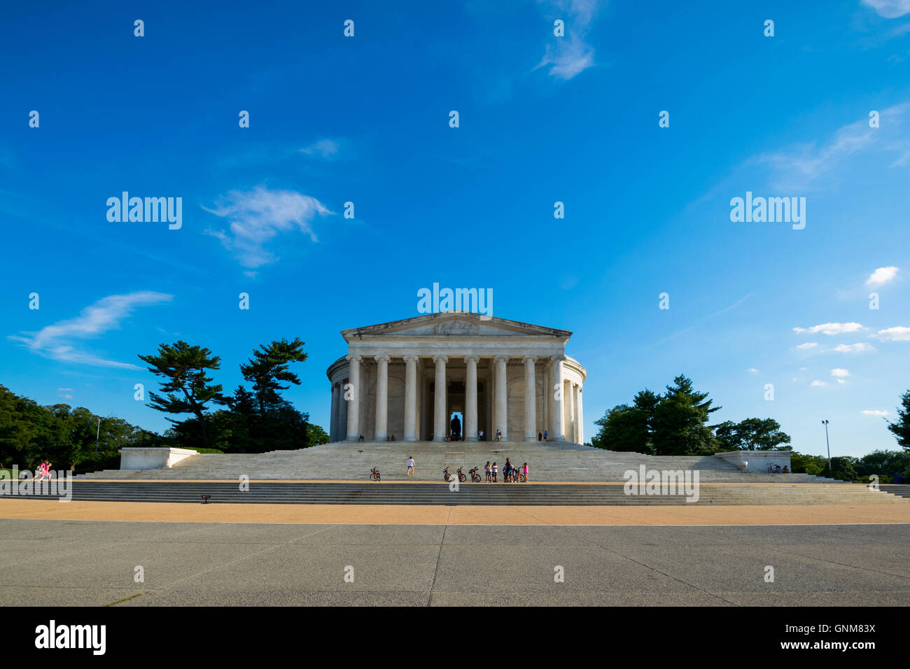 Inside jefferson memorial hi-res stock photography and images - Alamy