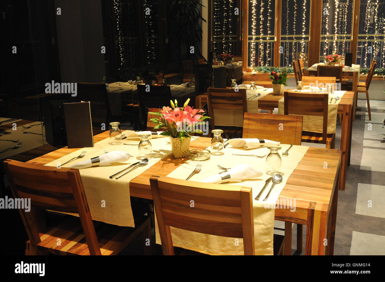 luxury modern indoor restaurant Stock Photo - Alamy