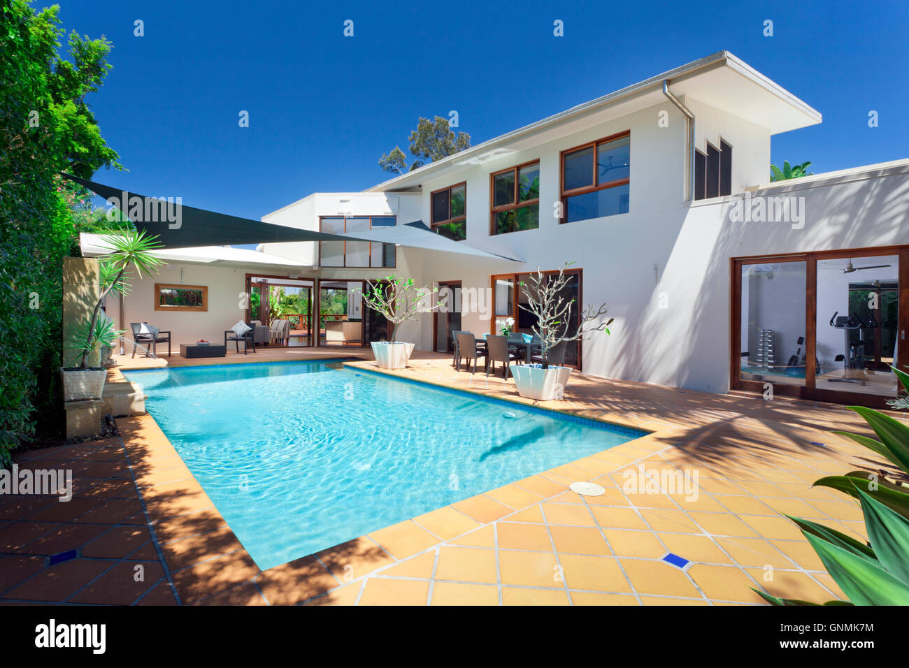 Outside backyard pool australia hi-res stock photography and images - Alamy