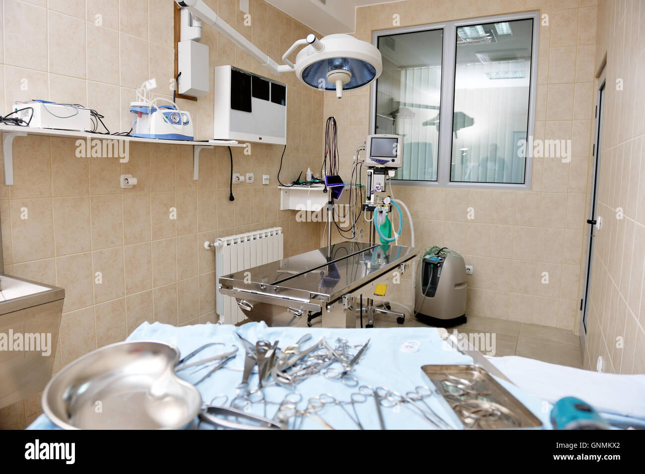 surgery room indoor Stock Photo - Alamy