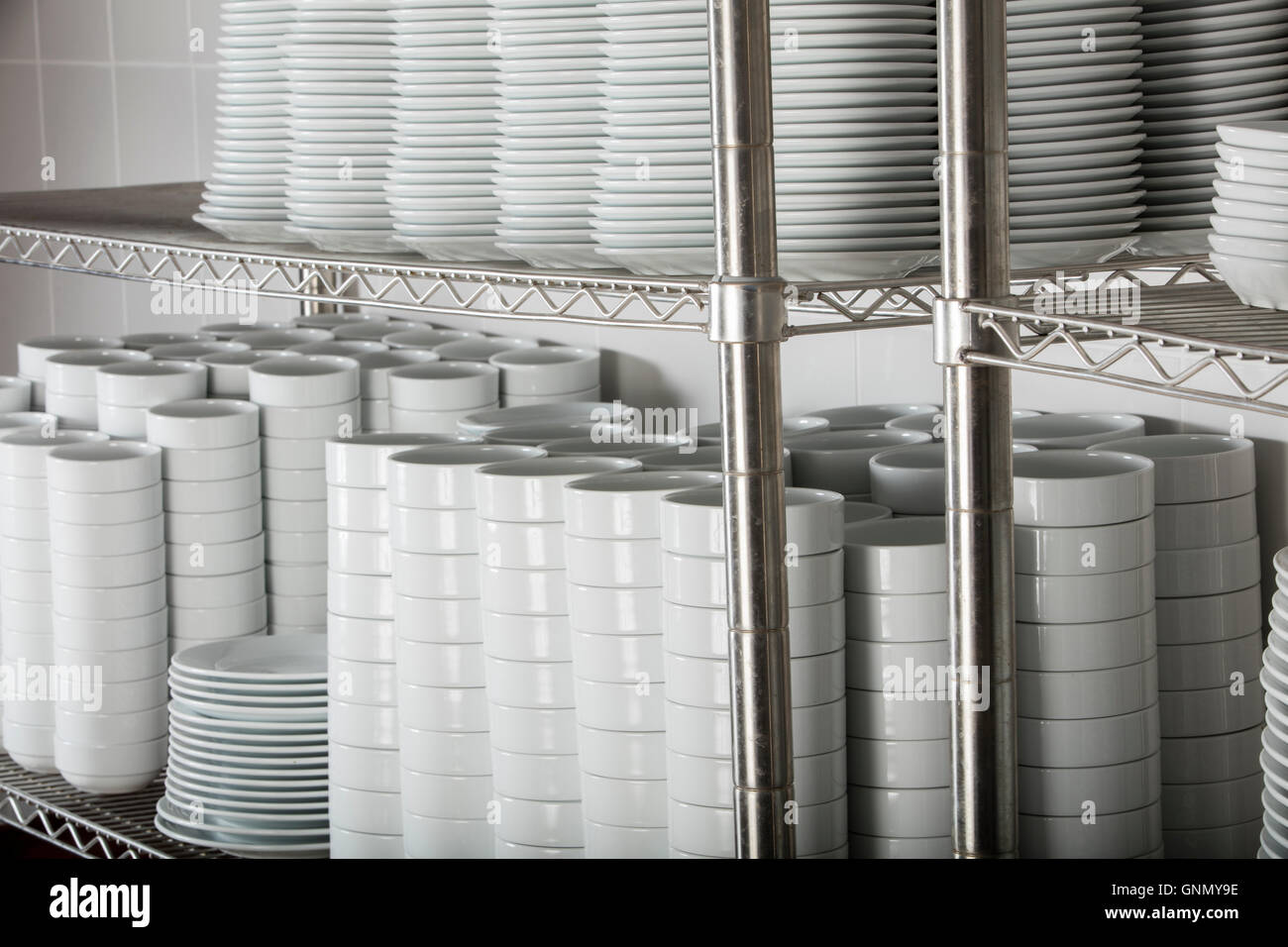 Dish rack china ware hi-res stock photography and images - Alamy