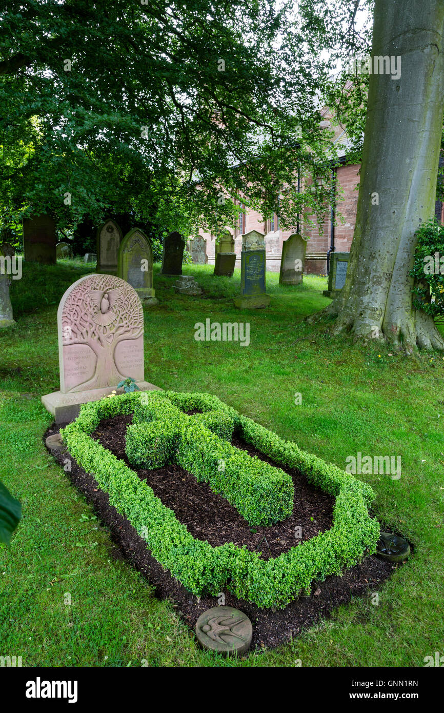 Graveyard st john evangelist church hi-res stock photography and images ...