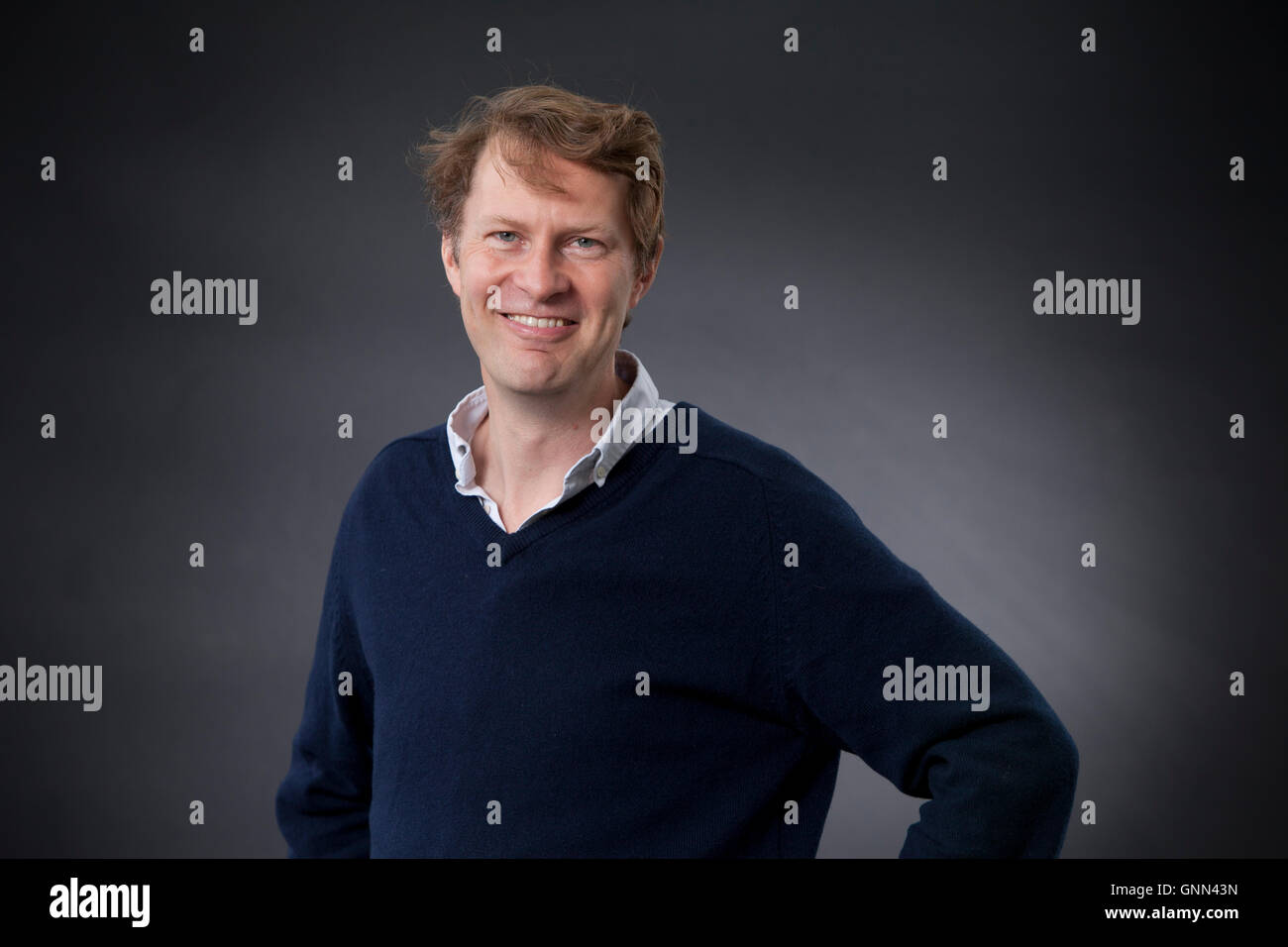 British journalist luke harding hi-res stock photography and images - Alamy