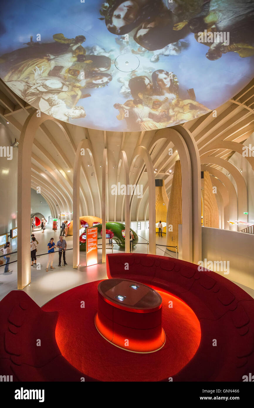 Modern bordeaux winery architecture hi-res stock photography and images ...