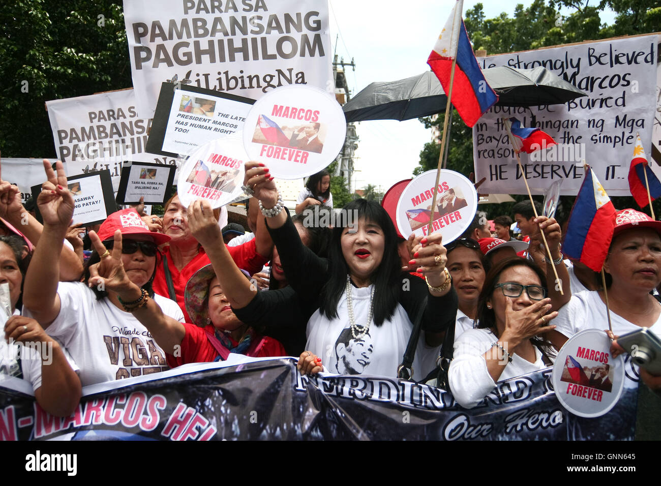 Manila, Philippines. 31st Aug, 2016. Marcos supporters chant slogans in ...