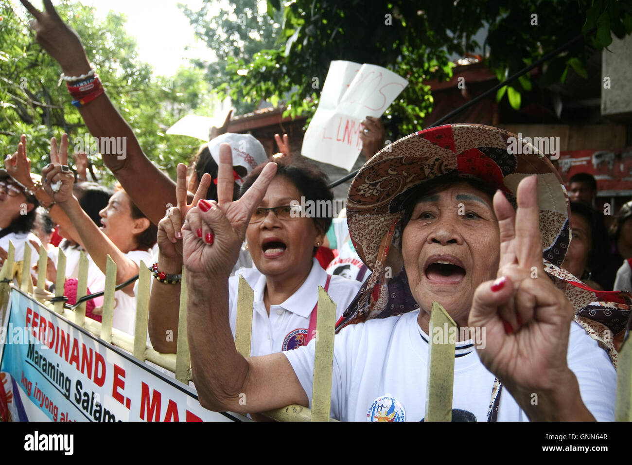Manila, Philippines. 31st Aug, 2016. Marcos supporters make "V" signs ...