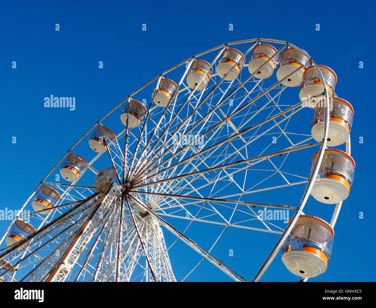 Fairground ride in funfair with sky hi-res stock photography and images ...