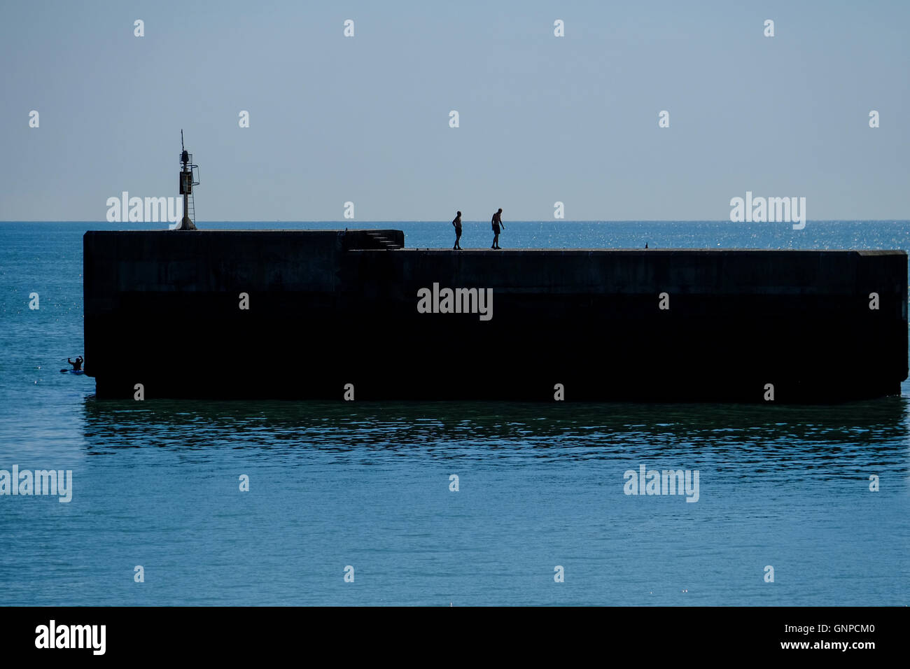 Hastings ww2 sea defence hi-res stock photography and images - Alamy