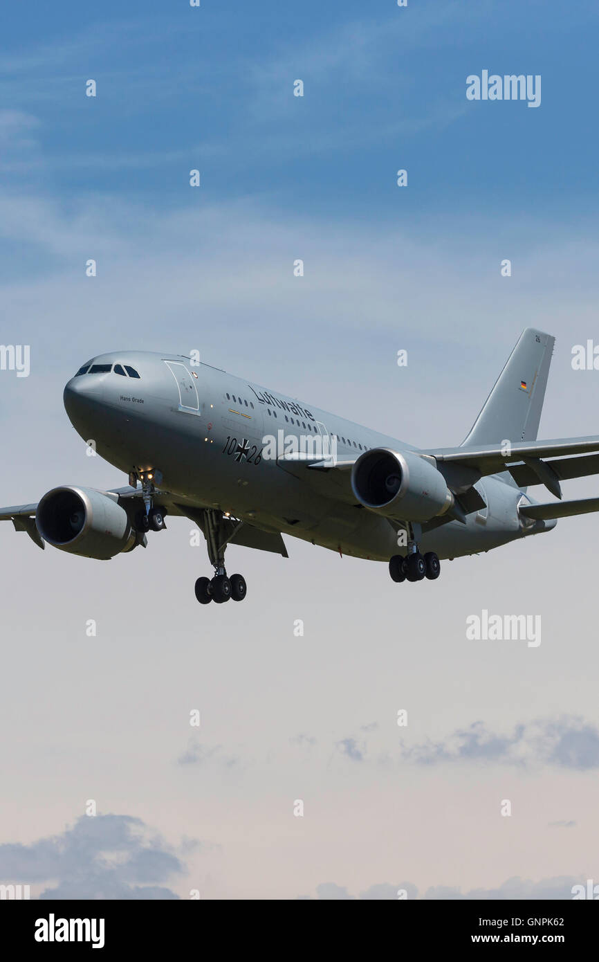 German Air Force (Luftwaffe) Airbus A310-304 transport aircraft Stock ...