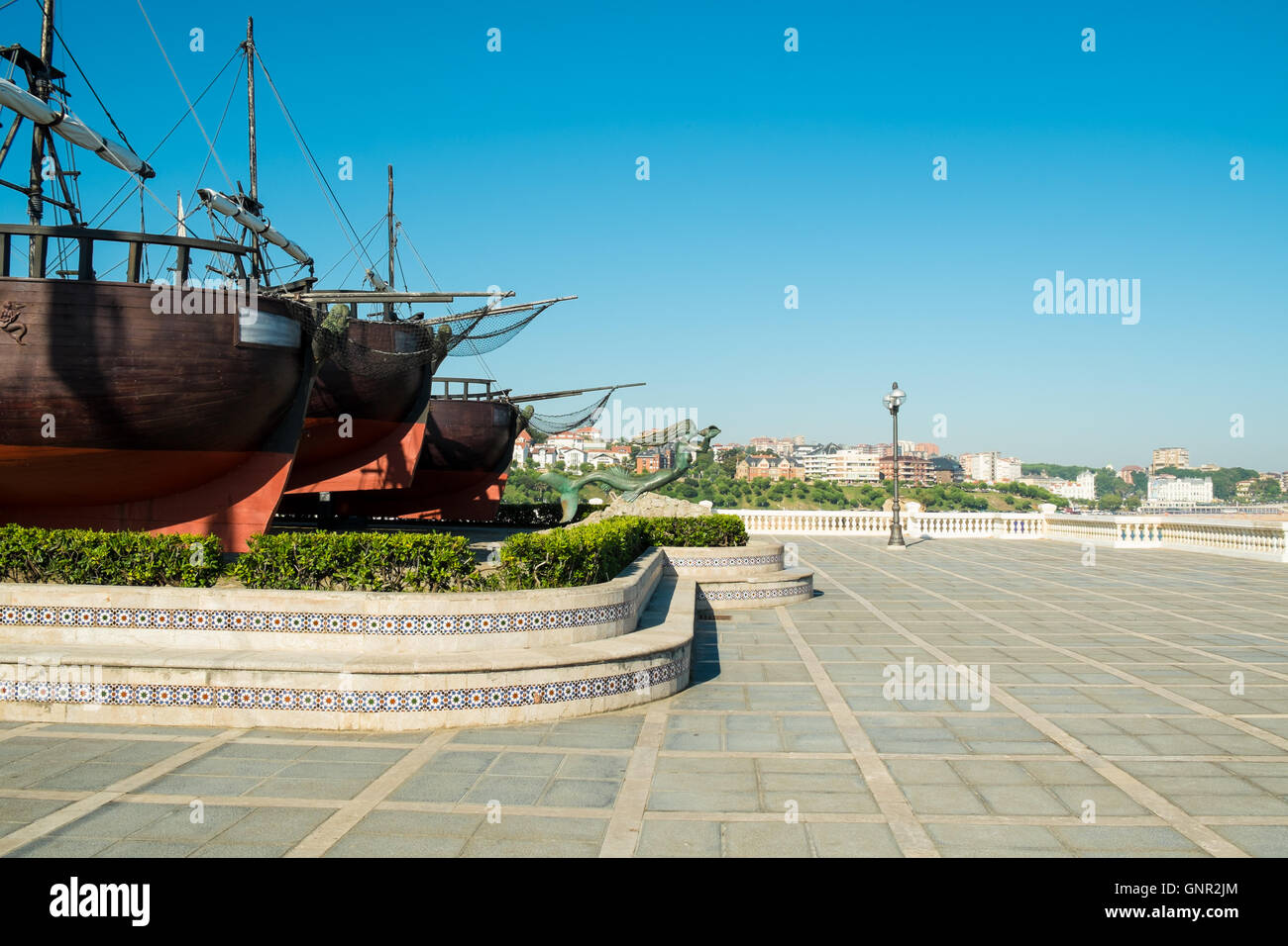 Santander waterfront hi-res stock photography and images - Alamy