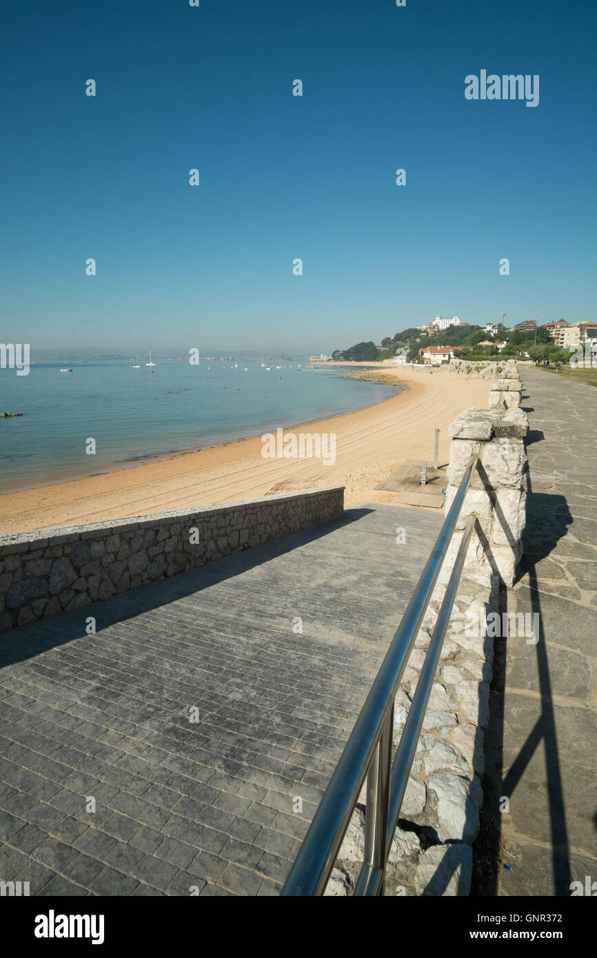 El Sardinero beach promenade, Santander, Spain Stock Photo - Alamy
