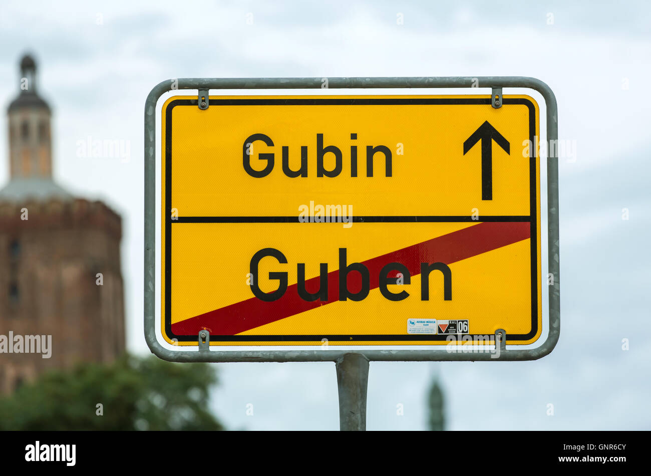 Twin towns and sister cities hi-res stock photography and images - Alamy