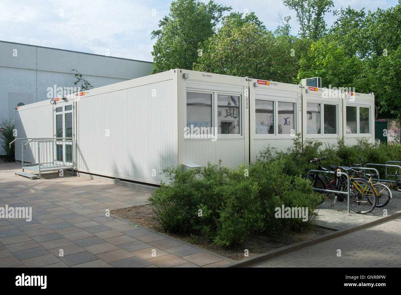 School containers hi-res stock photography and images - Alamy