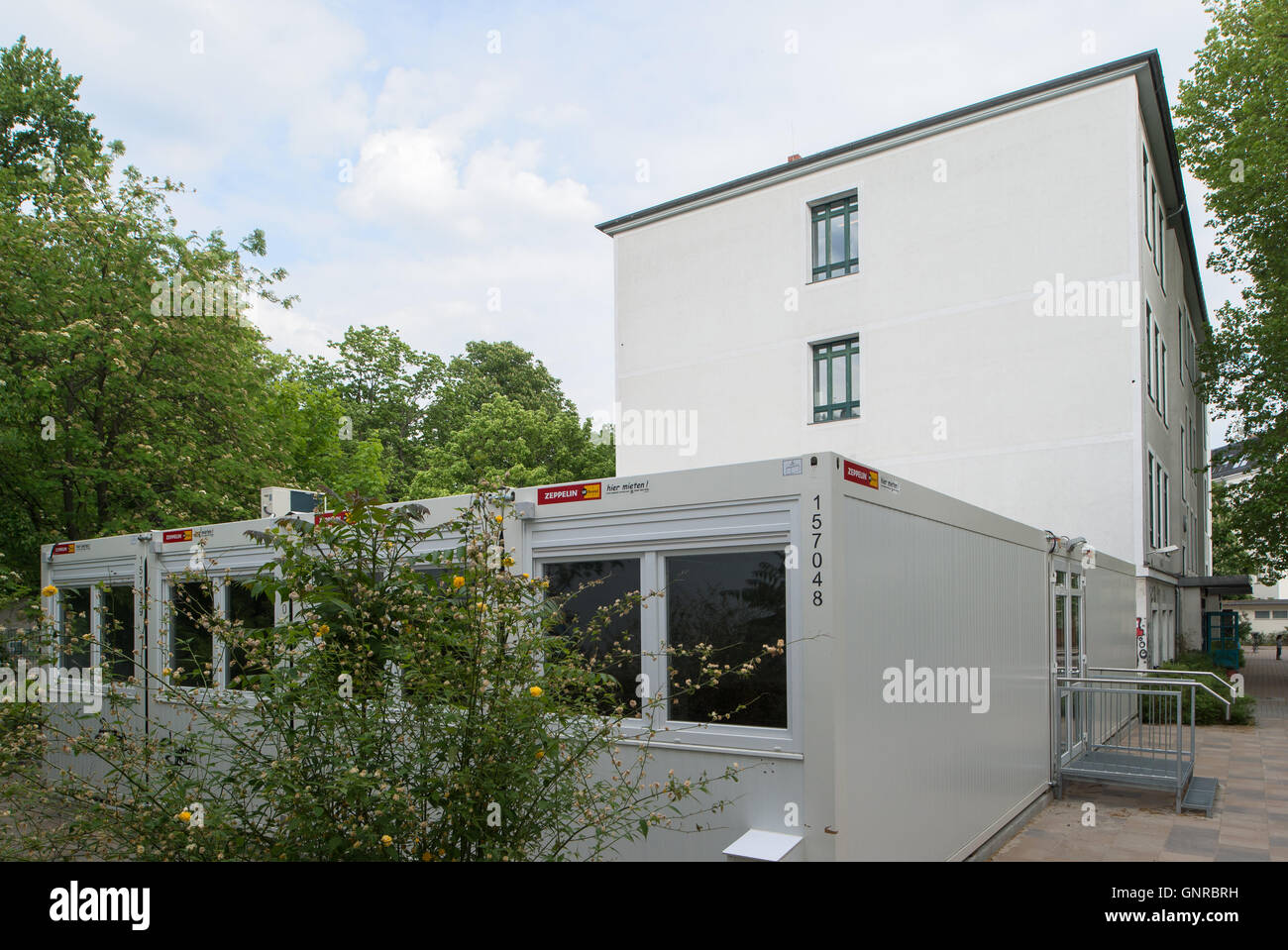 Primary school building germany hi-res stock photography and images - Alamy