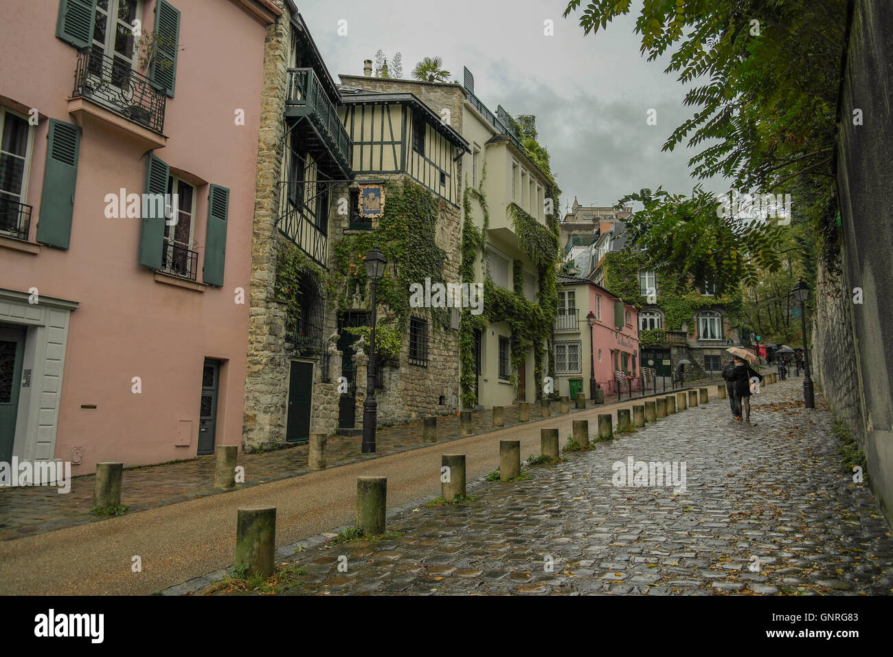 Typical French architecture buildings on the way to Montmartre - Paris ...
