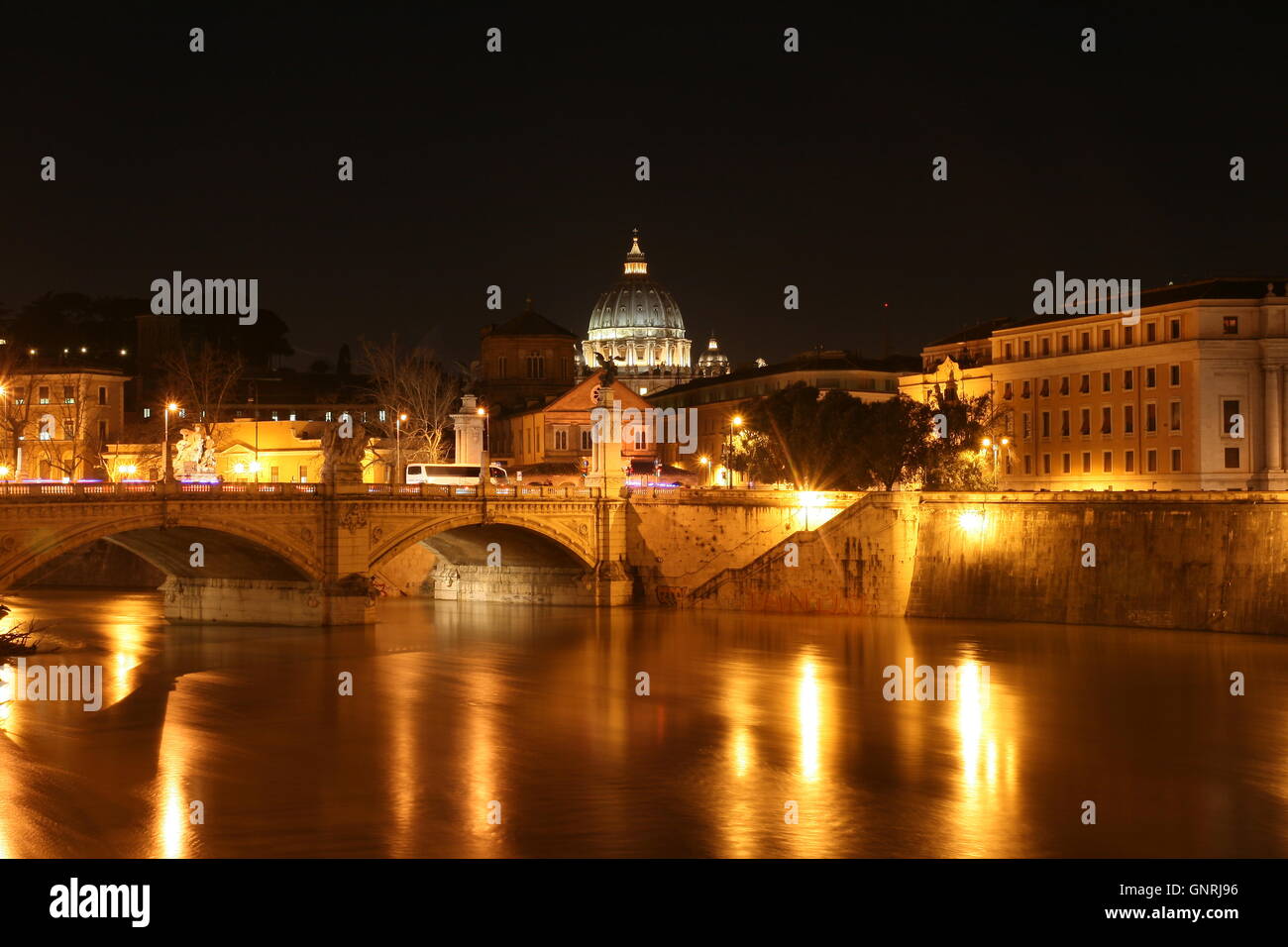 St. Peter's Basilica in the Vatican, Rome at night Stock Photo - Alamy