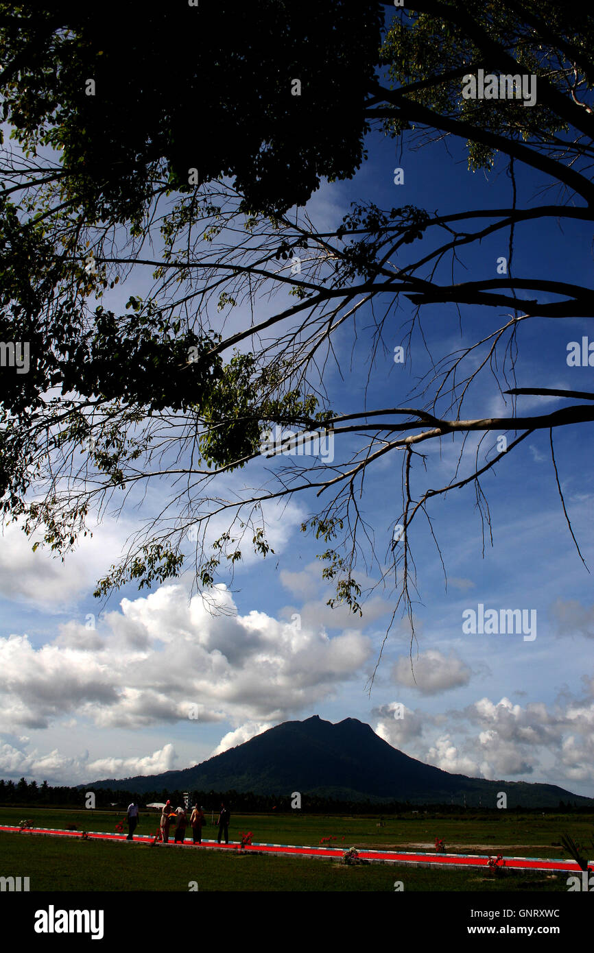 A view of Natuna mountain in Ranai, Natuna, Indonesia. Photo by Yuli ...