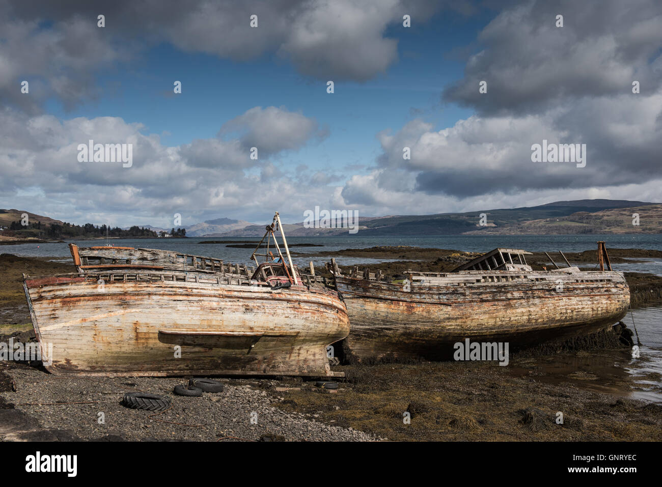 Tobermory, UK, shipwreck on the coast of the Isle of Mull Stock Photo ...