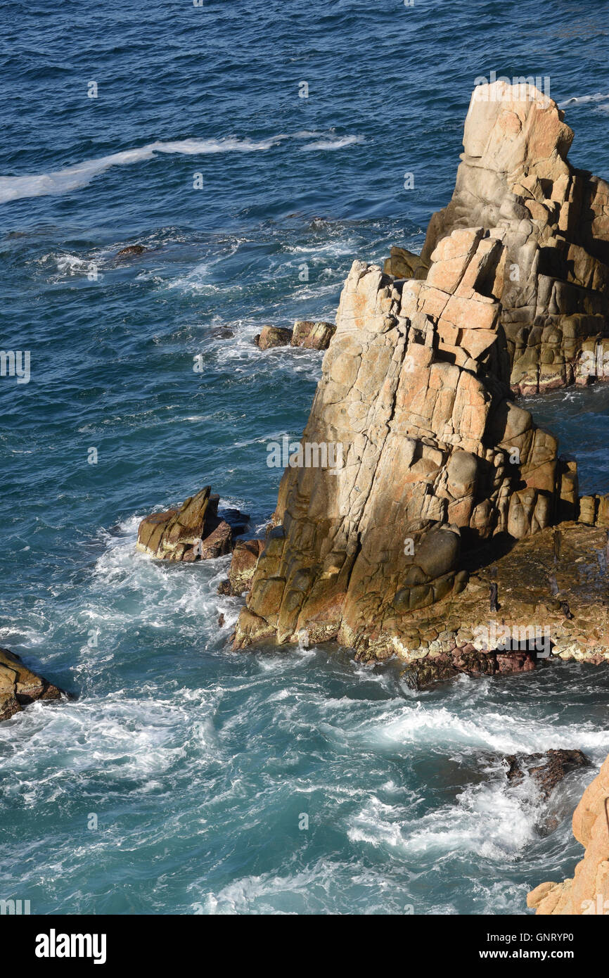 Rocky outcrops in the Pacific Ocean of the coast of Acapulco, Mexico ...