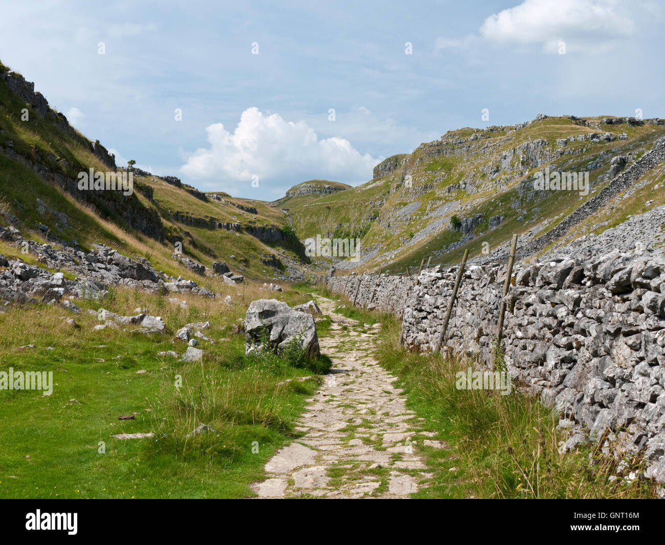 Pennine valley hi-res stock photography and images - Alamy