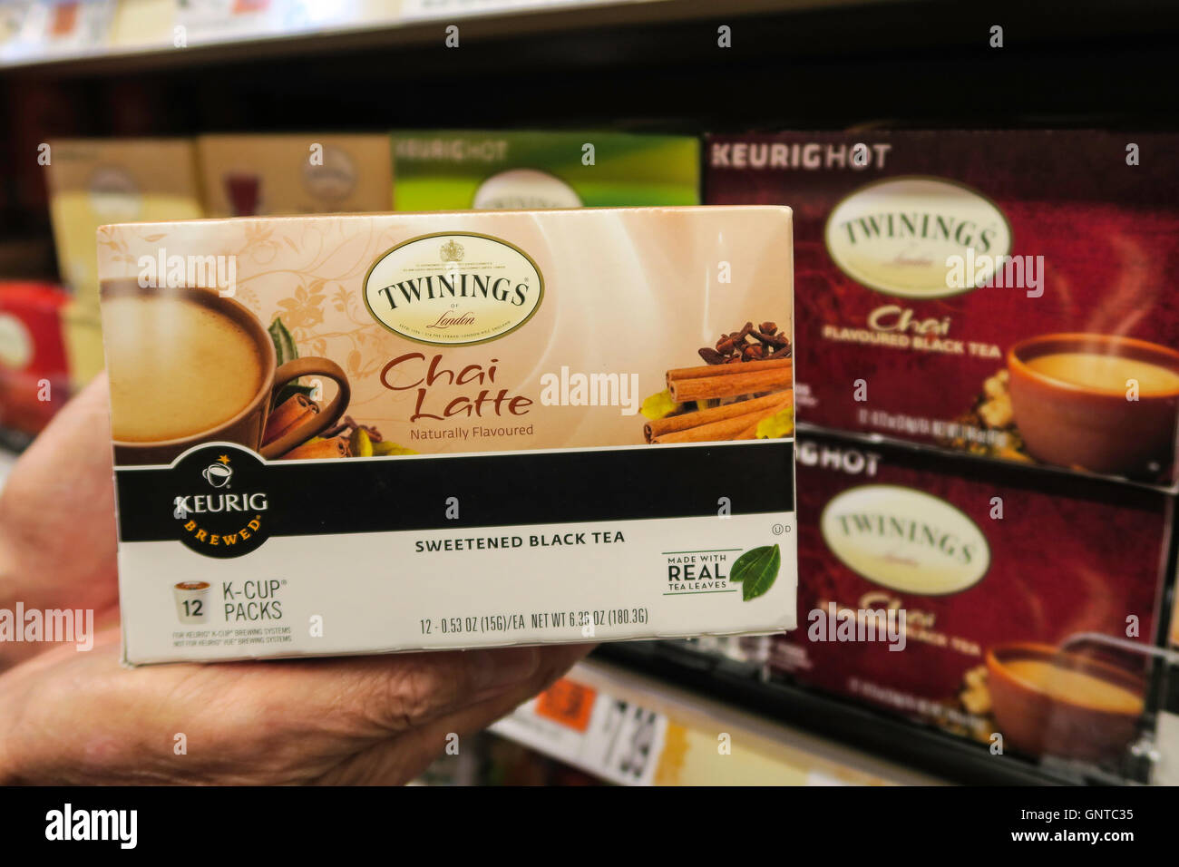 Grocery store shelves tea hi-res stock photography and images - Alamy