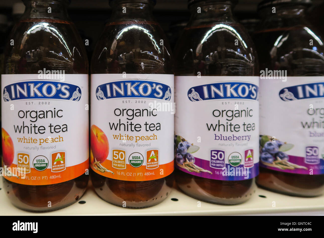 Grocery store shelves tea hi-res stock photography and images - Alamy