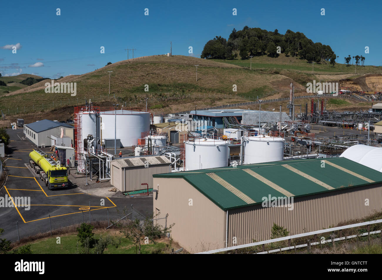 Gas extraction plant hi-res stock photography and images - Alamy