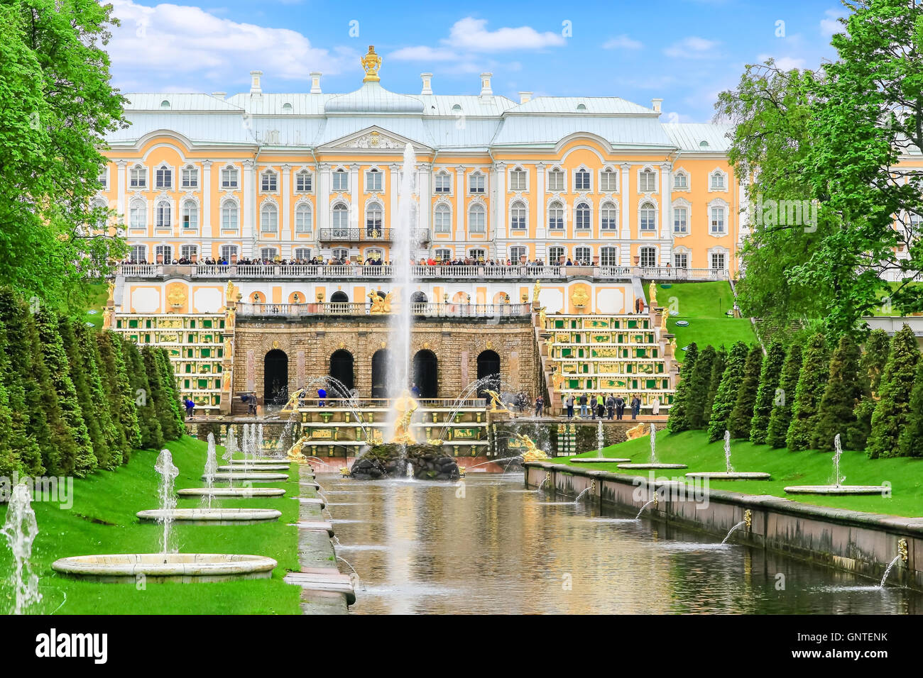 Grand Palace in Petergof Stock Photo - Alamy