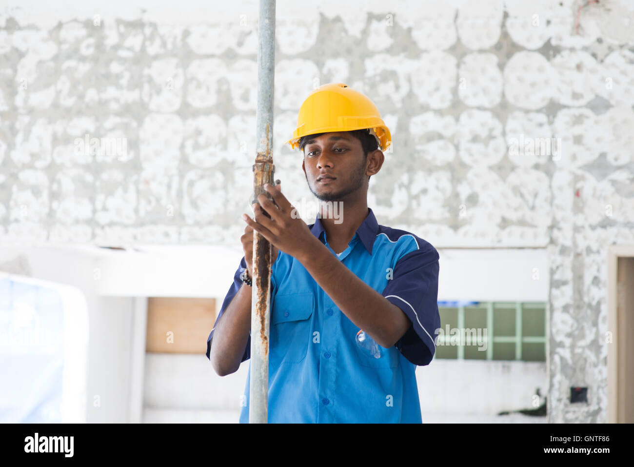 indian male plumber Stock Photo - Alamy