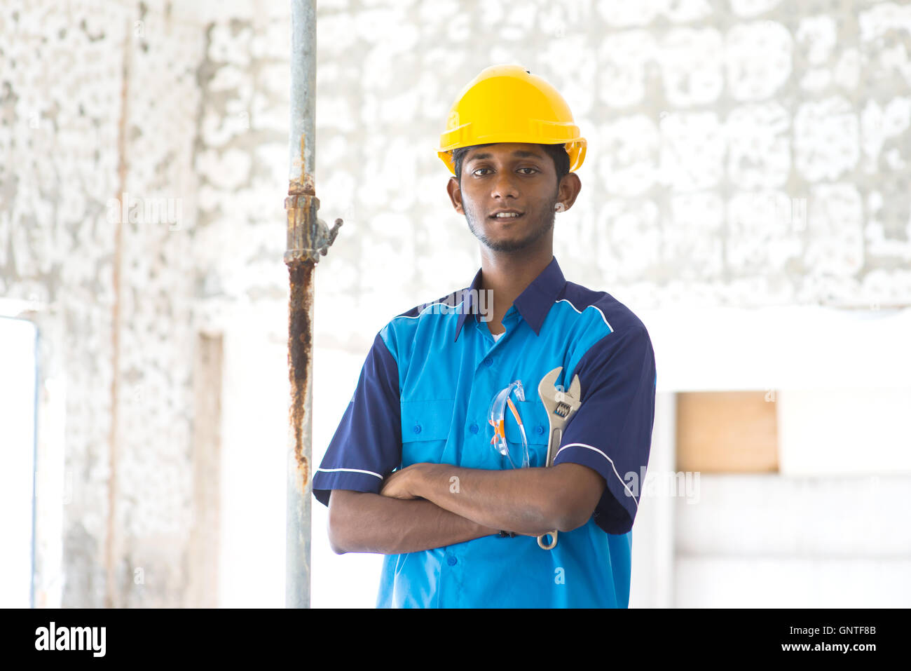 indian male plumber Stock Photo - Alamy