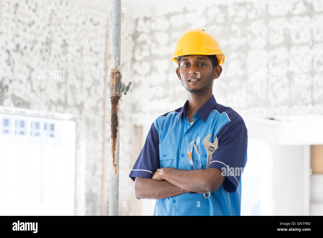 indian male plumber Stock Photo - Alamy