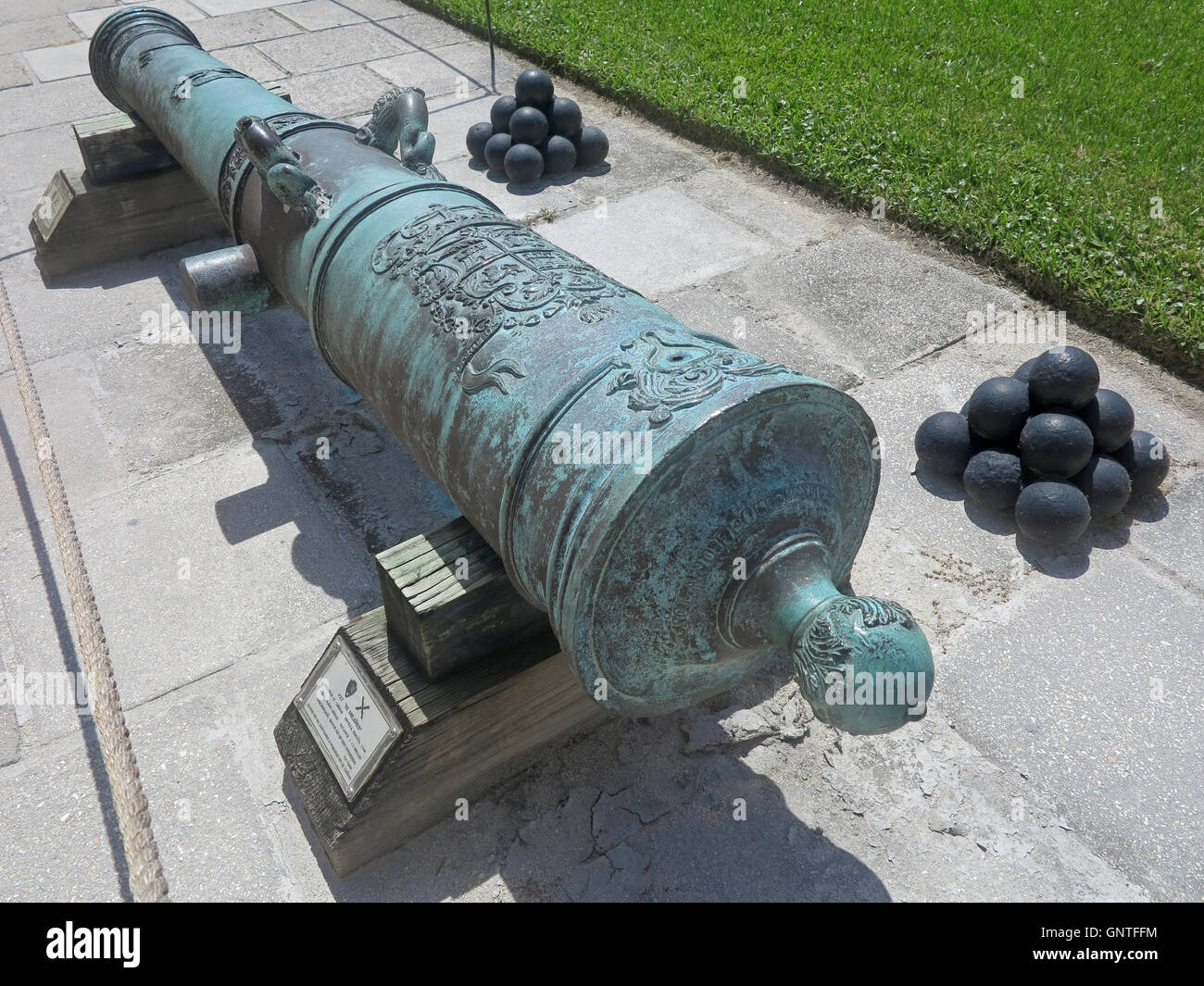 A Cannon at the Castillo de San Marcos Fort in St Augustine, Florida ...