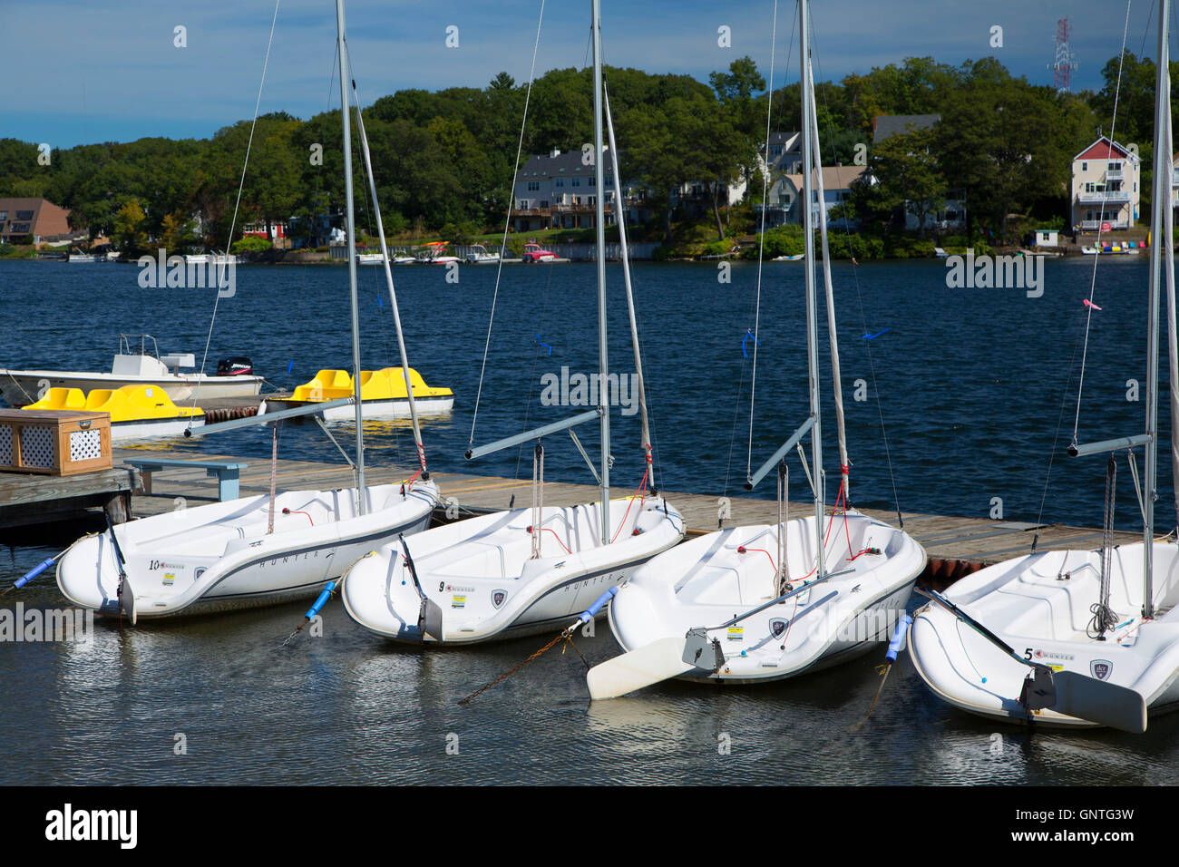 Lake Quinsigamond dock at Regatta Point, Quinsigamond State Park, Worcester, Massachusetts Stock ...
