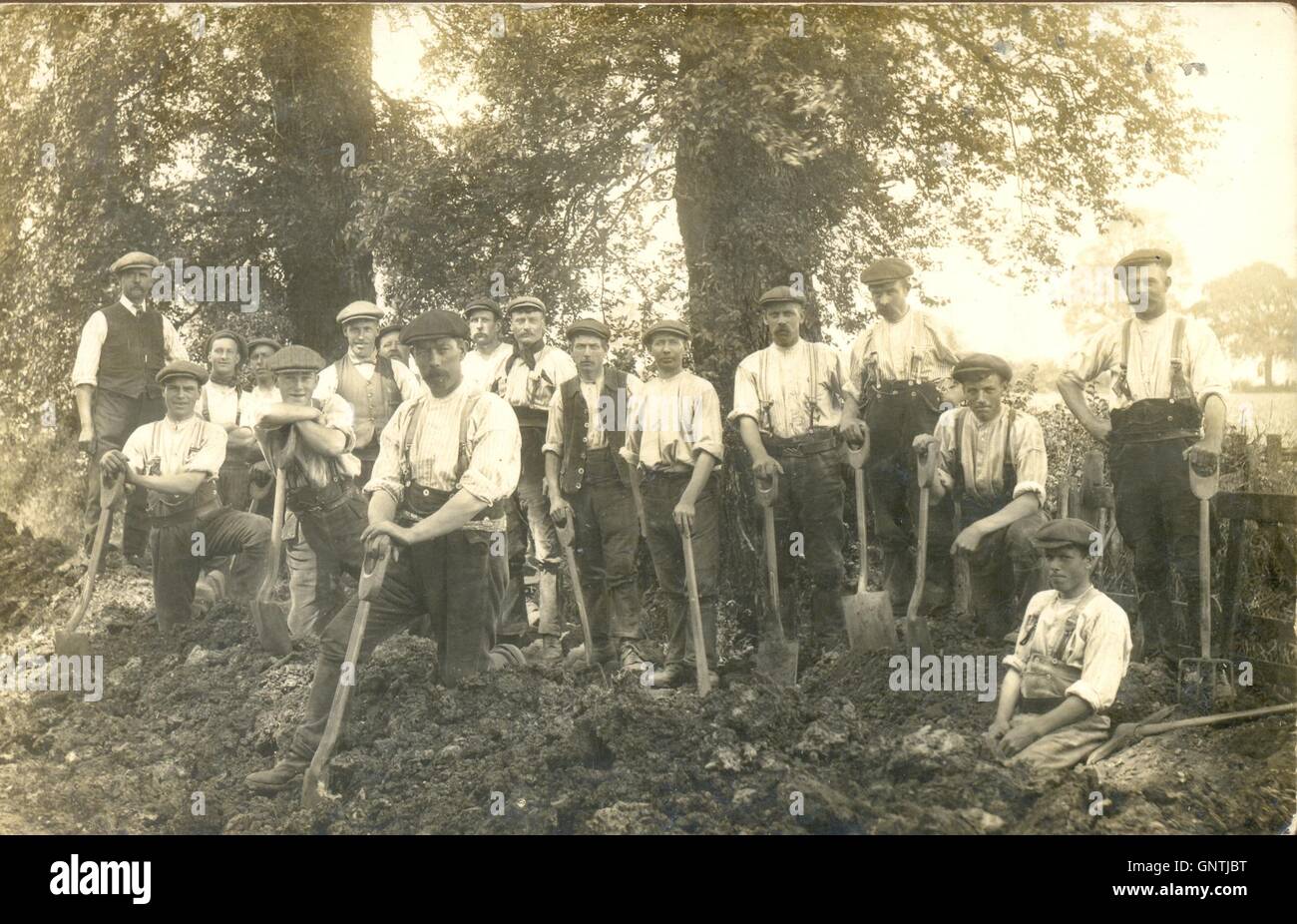 Group portrait of agricultural workers Stock Photo - Alamy