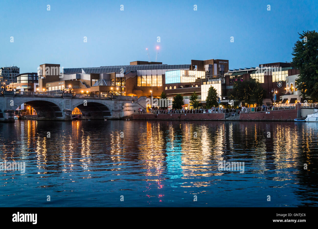 Kingston Bridge and riverside at night, Kingston upon Thames, Surrey ...