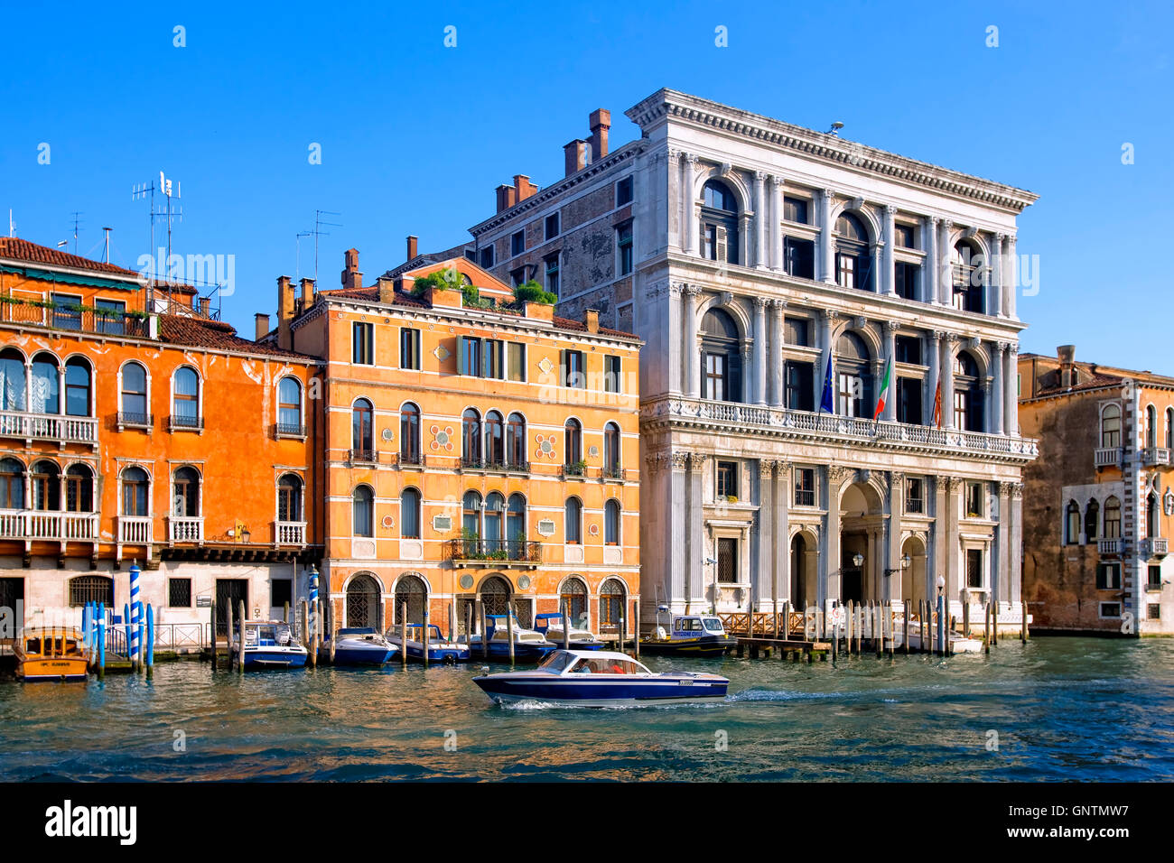 Venice grand canal palace architecture hi-res stock photography and ...