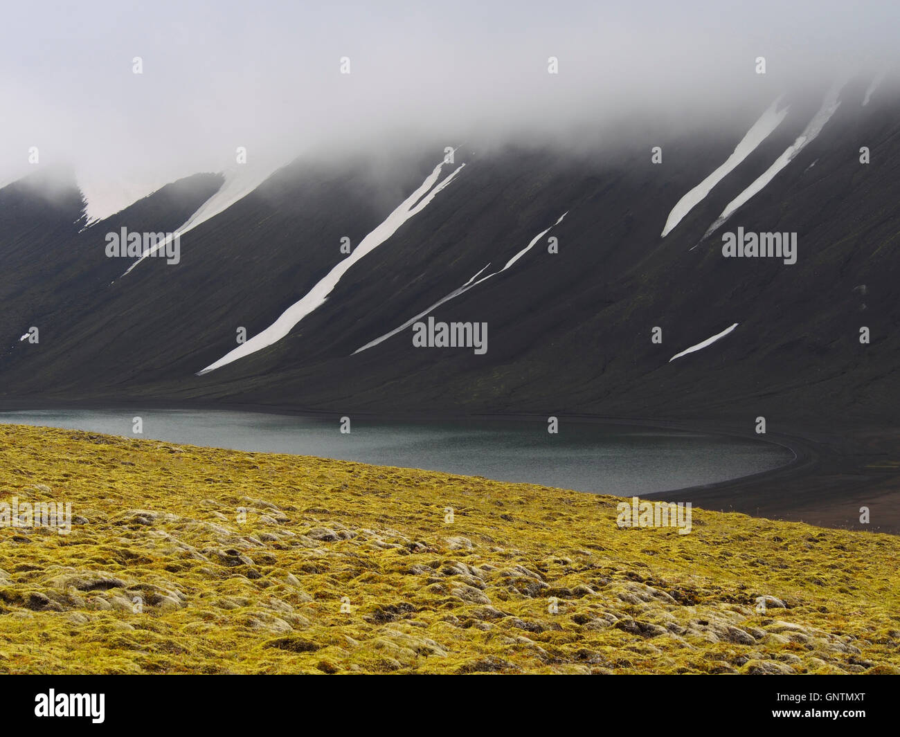 Snow patches hi-res stock photography and images - Alamy