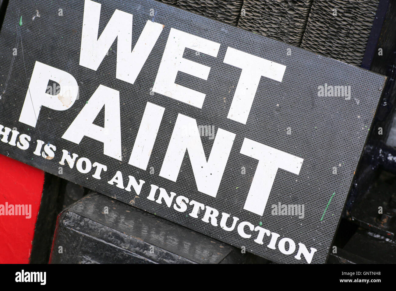 Wet paint not touch sign hi-res stock photography and images - Alamy