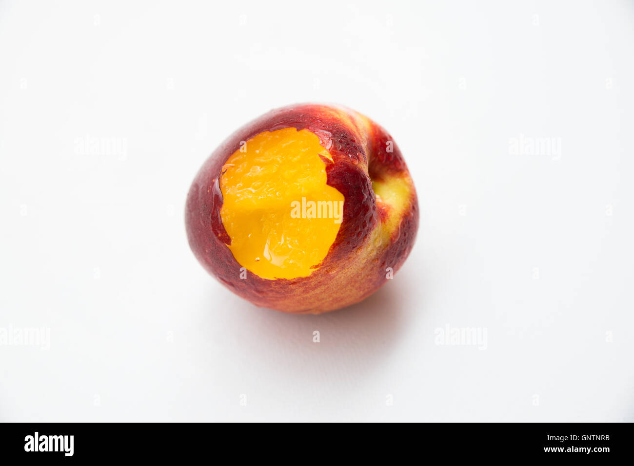 Wet peaches hi-res stock photography and images - Alamy