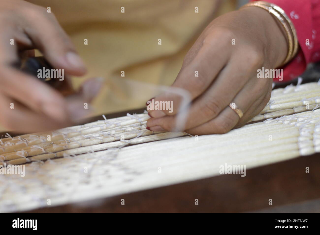 Hands on techniques hi-res stock photography and images - Alamy