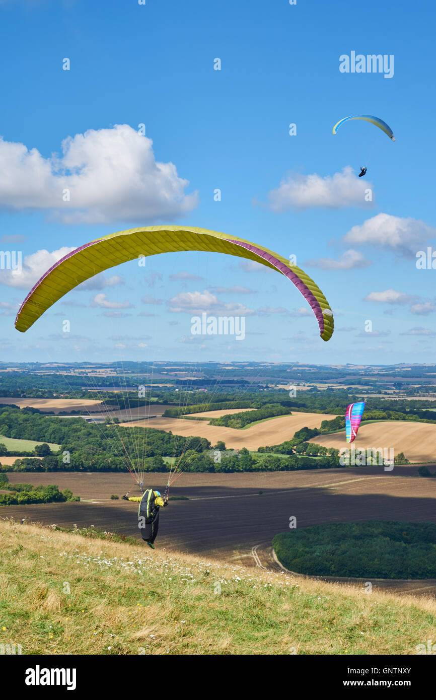 Paragliding on the Berkshire downs, England Stock Photo - Alamy